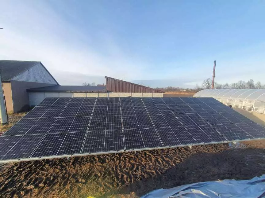 Instalacja fotowoltaiczna i magazyn energii dla gospodarstw rolnych ...